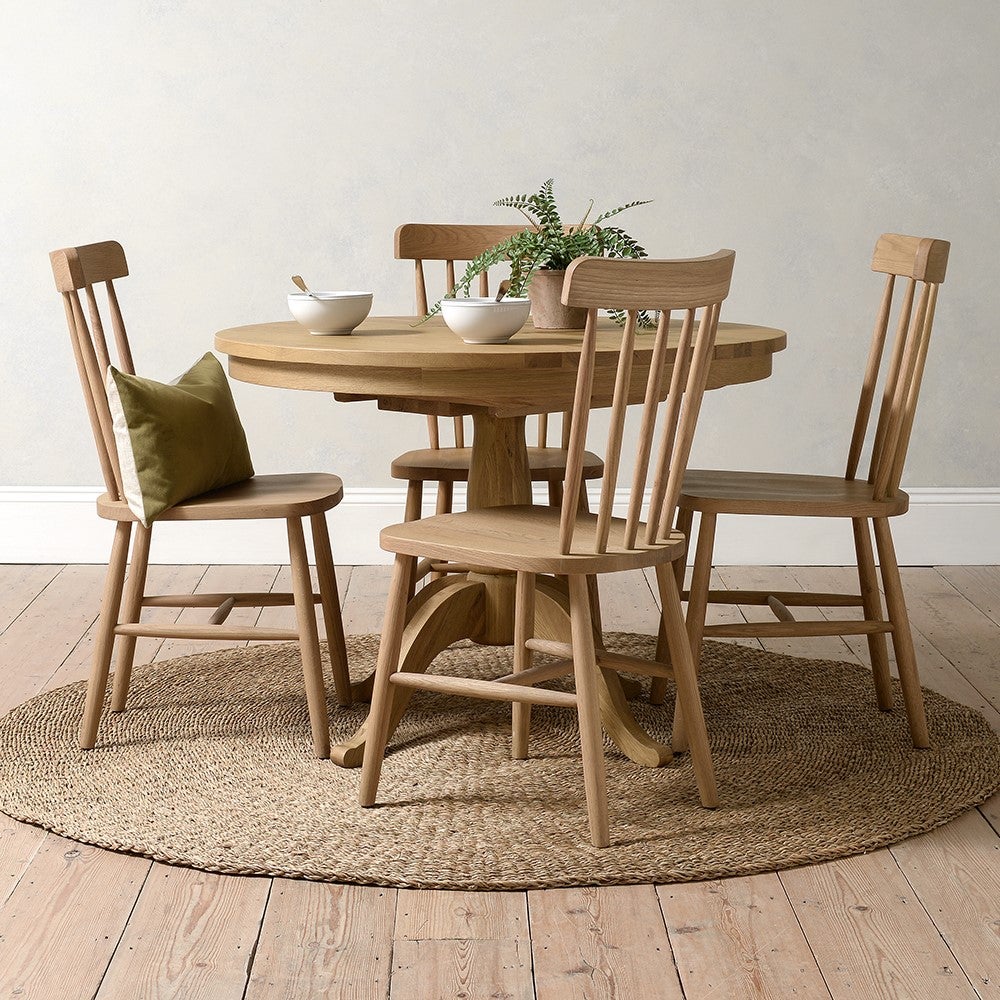 Elkstone Mellow Oak 4-6 Seater Round Extending Dining Table