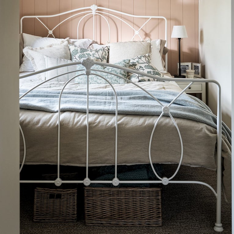 Beds - King, Double & Single - The Cotswold Company