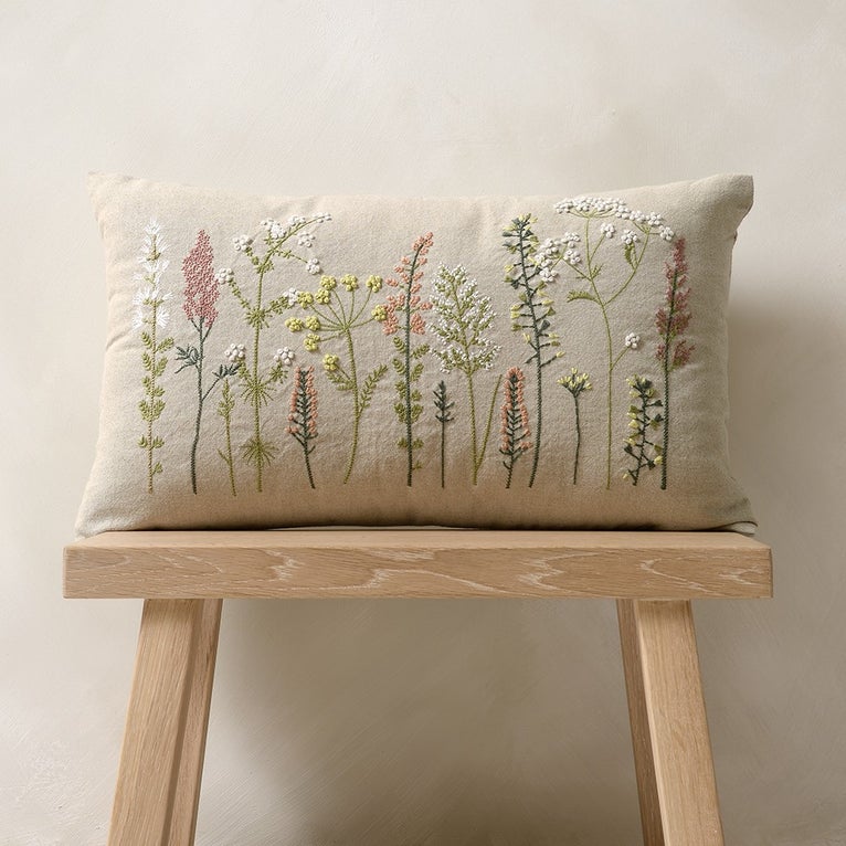 Soft Furnishings | Rugs, Cushions & Throws – The Cotswold Company